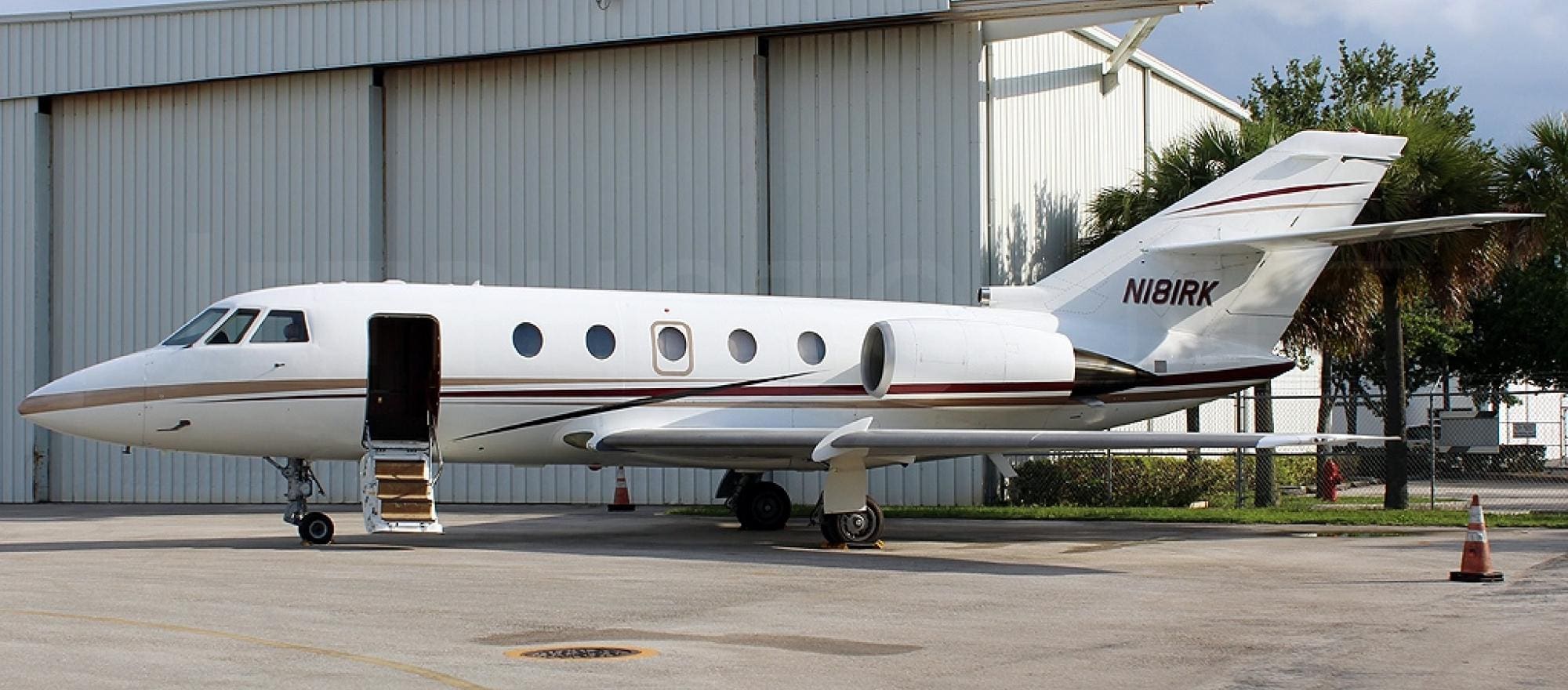 Dassault Falcon 200: Private Charter